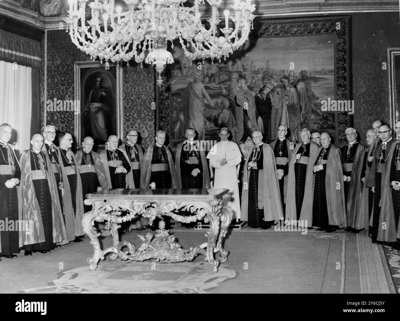POPE PAUL VI WITH ARCHBISHOPS AND BISHOPS FROM UNITED KINGDOM IN ...
