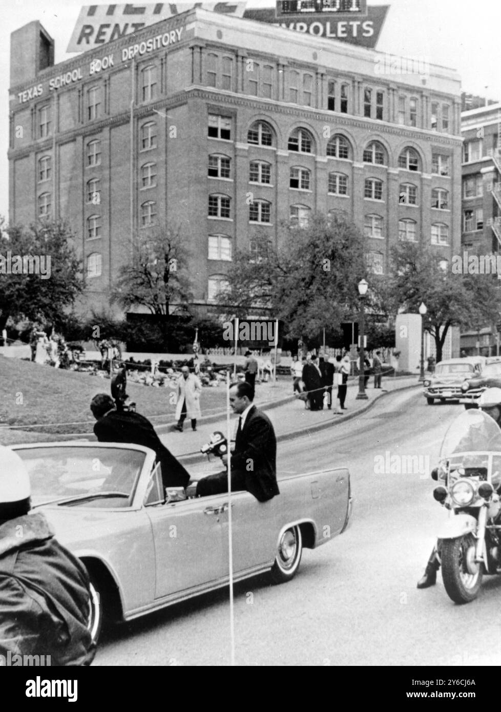 Kennedy assassination 1963 Black and White Stock Photos & Images - Alamy