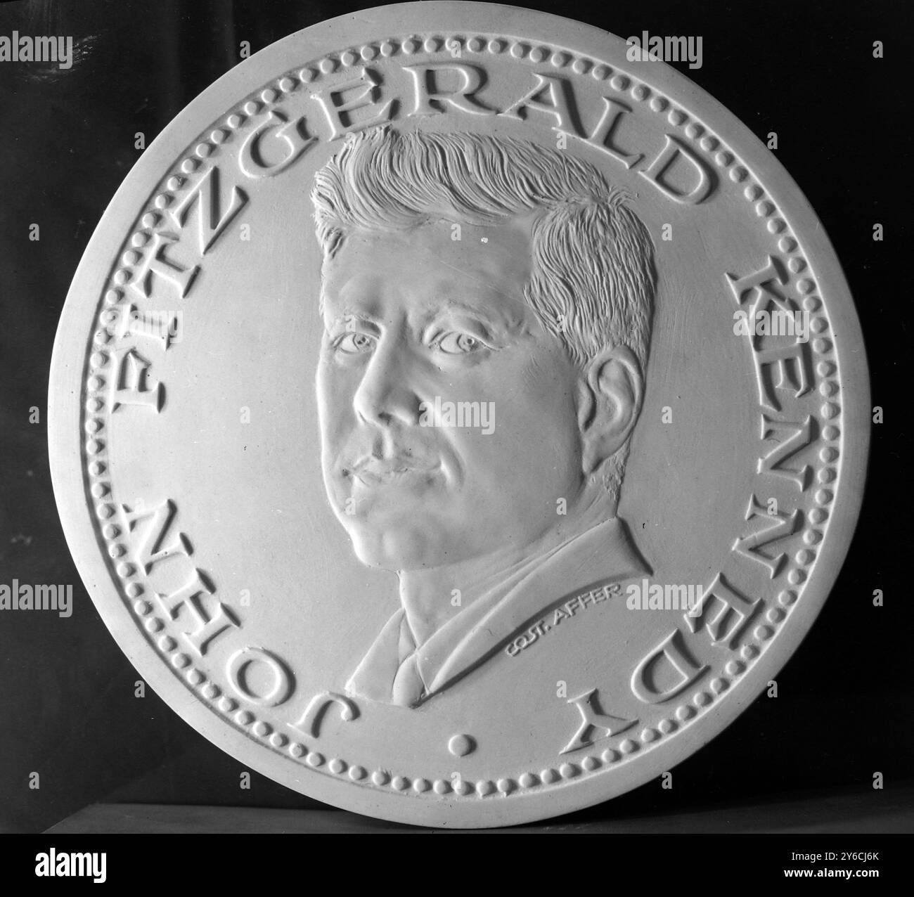 MEDAL TO HONOUR US AMERICAN PRESIDENT JOHN F KENNEDY JFK IN MILAN ; 29 ...