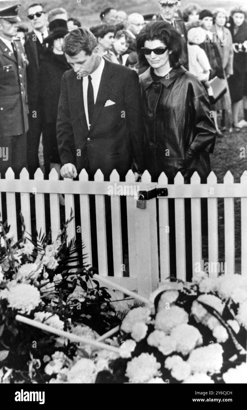 FUNERAL OF US AMERICAN PRESIDENT JOHN F KENNEDY JFK IN WASHINGTON ...