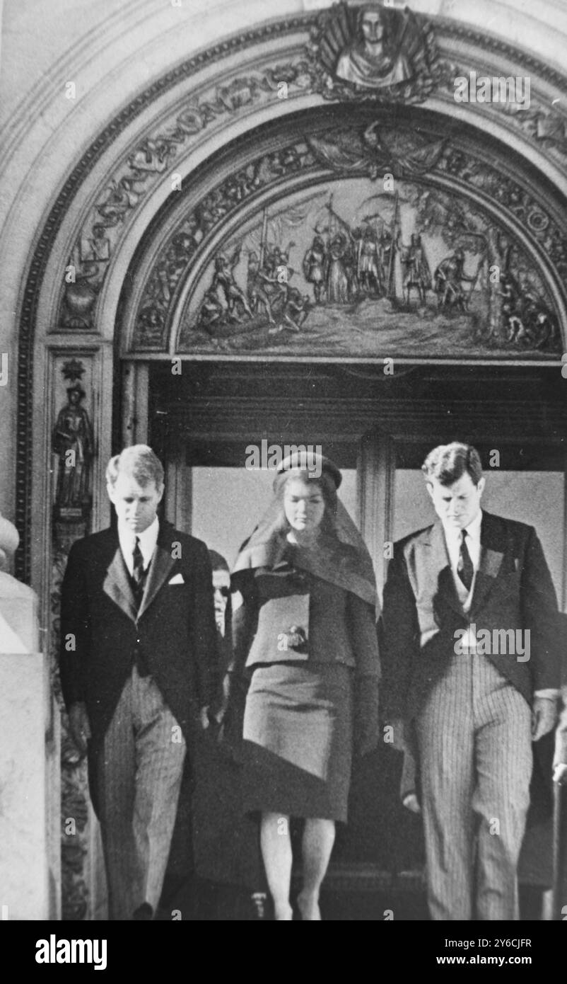 FUNERAL OF US AMERICAN PRESIDENT JOHN F KENNEDY JFK - WIFE JACQUELINE ...