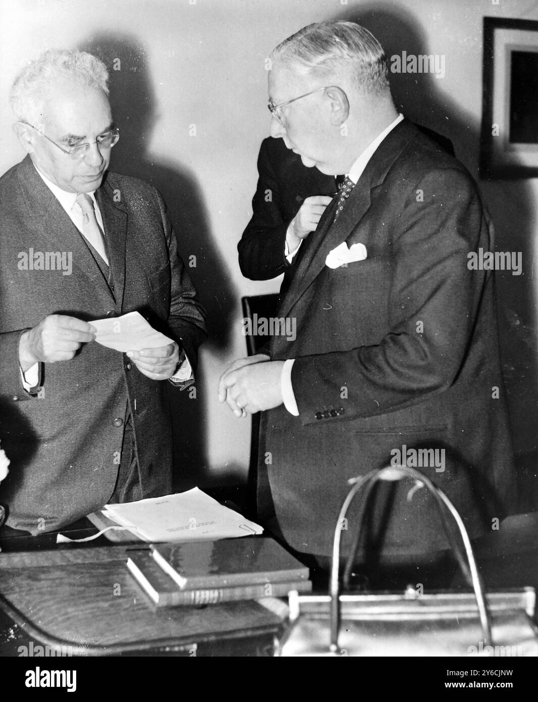 SOVIET PROFESSOR A R LURIA WITH LORD RUSSEL BRAIN IN LONDON ; 25 ...