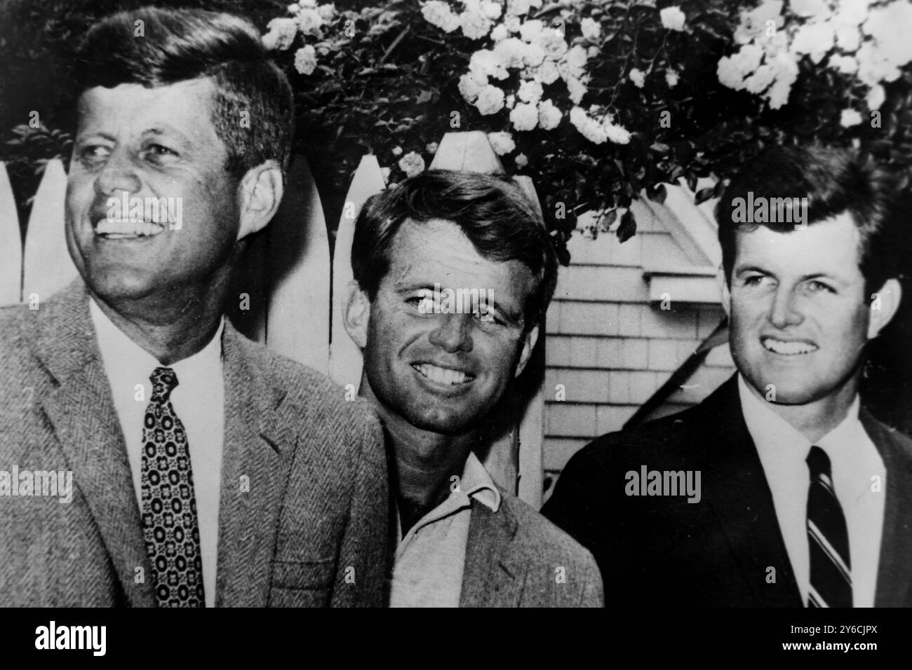 US AMERICAN PRESIDENT JOHN F KENNEDY JFK WITH BROTHERS ROBERT AND ...