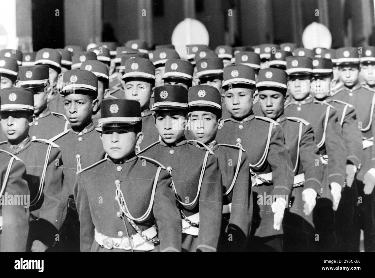 ARMY CADETS PARADE - 8TH ANNIVERSARY - MOROCCAN ROYAL ARMY IN RABAT ...