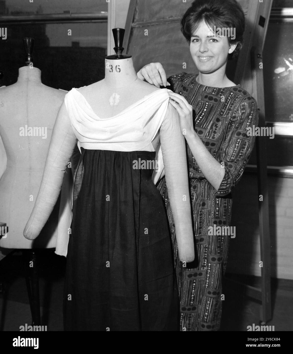 LONDON SCHOOL OF FASHION WITH SOUTH AFRICANDIANA MURRANT / ; 21 ...