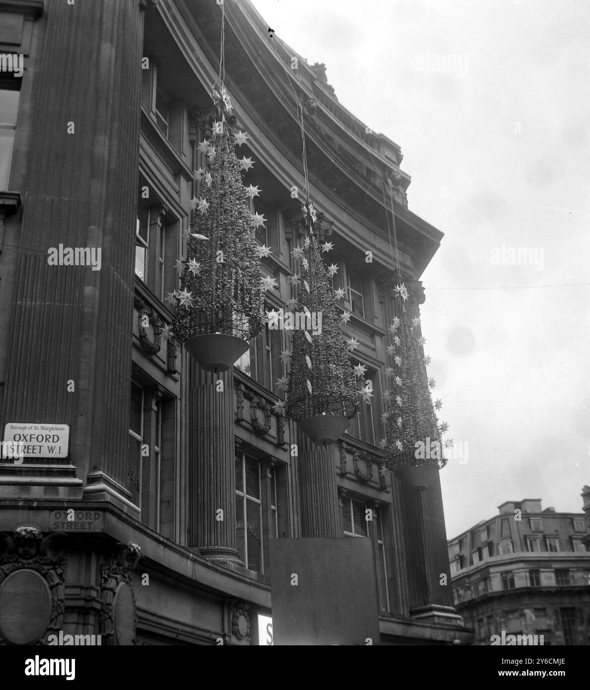 OXFORD STREET CHRISTMAS LIGHTS IN LONDON ; 18 NOVEMBER 1963 Stock Photo ...