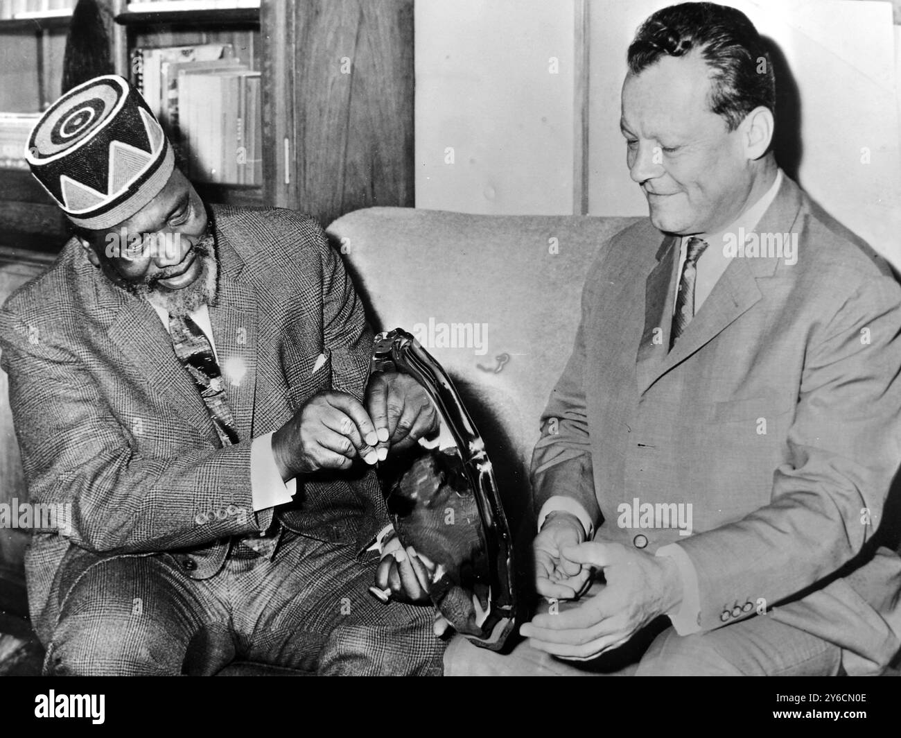 KENYAN PREMIER AFRICAN LEADER JOMO KENYATTA WITH WEST BERLIN MAYOR ...