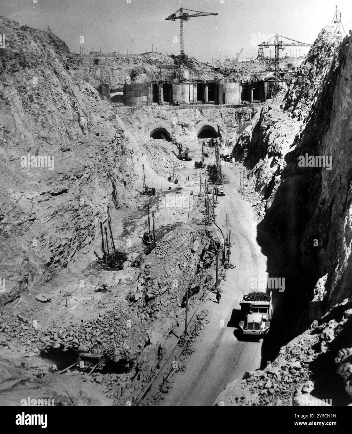 THE ASWAN DAM PROJECT, RIVER NILE VALLEY ; 14 NOVEMBER 1963 Stock Photo ...