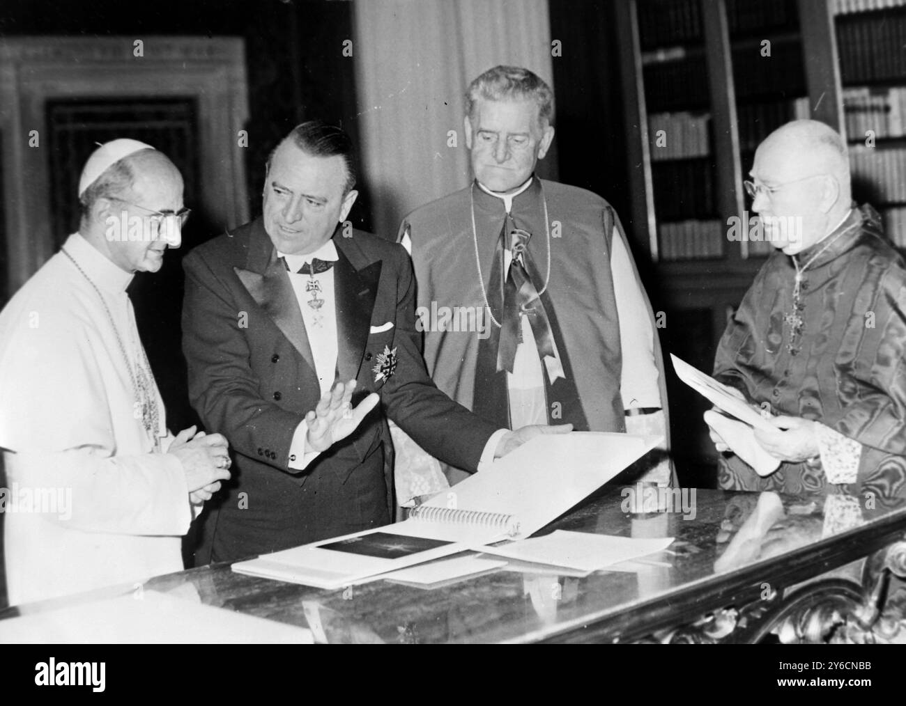 Thomas deegan hi-res stock photography and images - Alamy