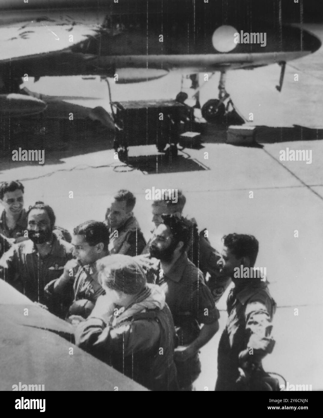 AIRFORCE CREW RECEIVE BRIEFING FROM IAF AND RAF IN CALCUTTA, INDIA ; 10 ...