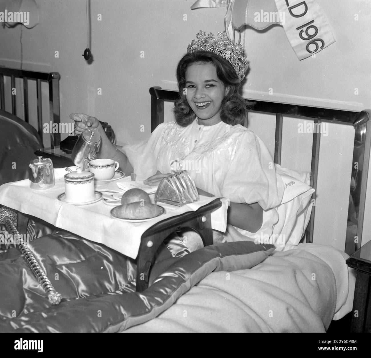 MISS JAMAICA CAROLE JOAN CRAWFORD WINNING MISS WORLD AT BEAUTY CONTEST ...