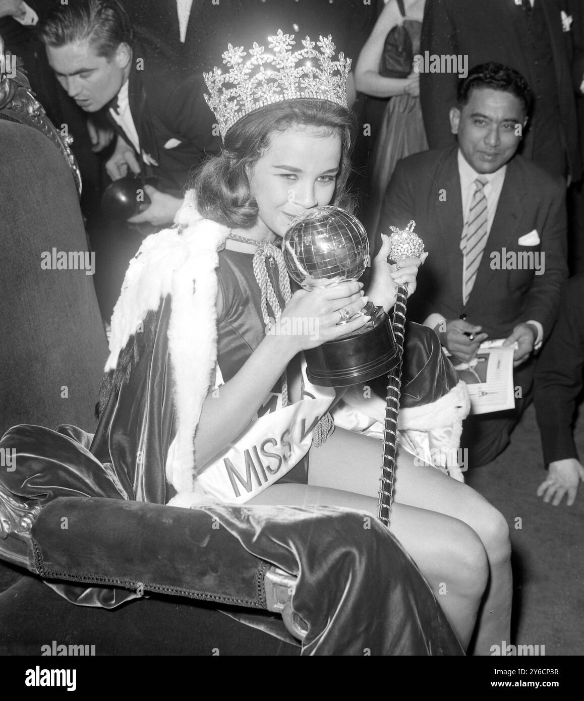 MISS JAMAICA CAROLE JOAN CRAWFORD WINNING AT BEAUTY CONTEST MISS WORLD ...