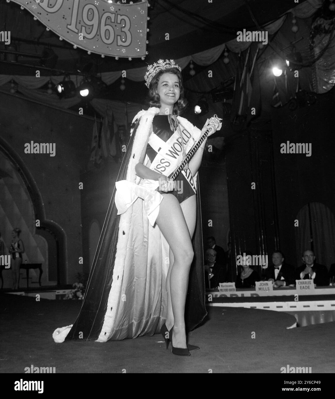 BEAUTY WINNER MISS JAMAICA CAROLE JOAN CRAWFORD WINNING AT BEAUTY ...