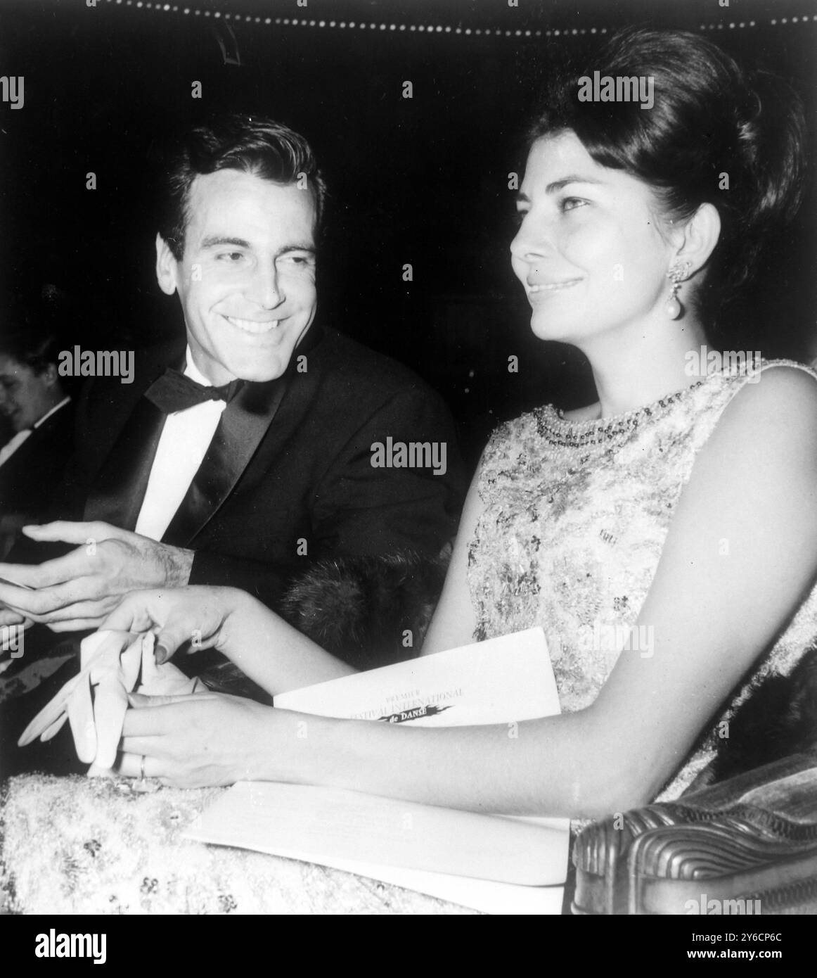 QUEEN SORAYA WITH MAXIMILIAN SCHELL AT THEATRE IN PARIS ; 6 NOVEMBER ...