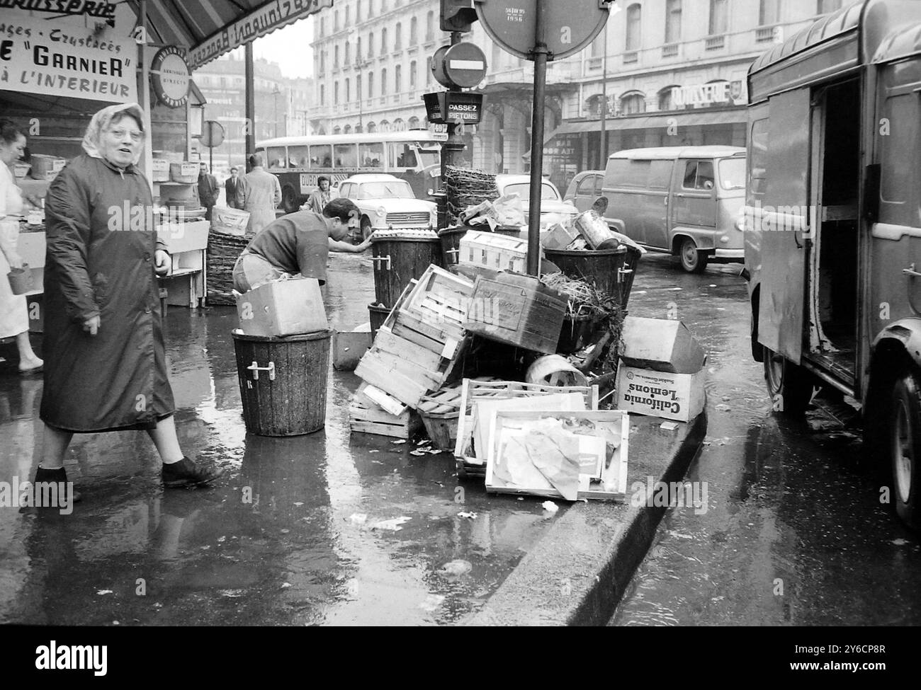 TRAFFIC JAMS IN PARIS, PAVEMENT WITH RUBBISH BECAUSE STRIKE OF CIVIL ... TRAFFIC JAMS IN PARIS, PAVEMENT WITH RUBBISH BECAUSE STRIKE OF CIVIL ...