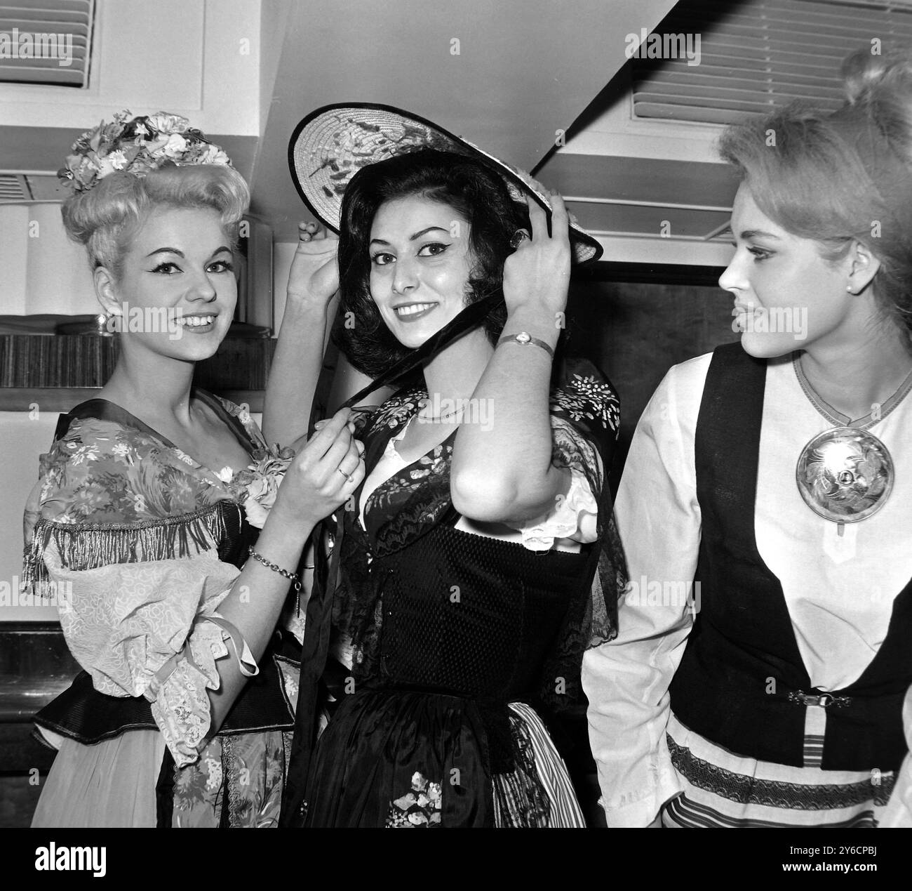 BEAUTY MUGUETTE FABRIS MISS FRANCE AND MARJA LIISA STAHLBERG MISS ...