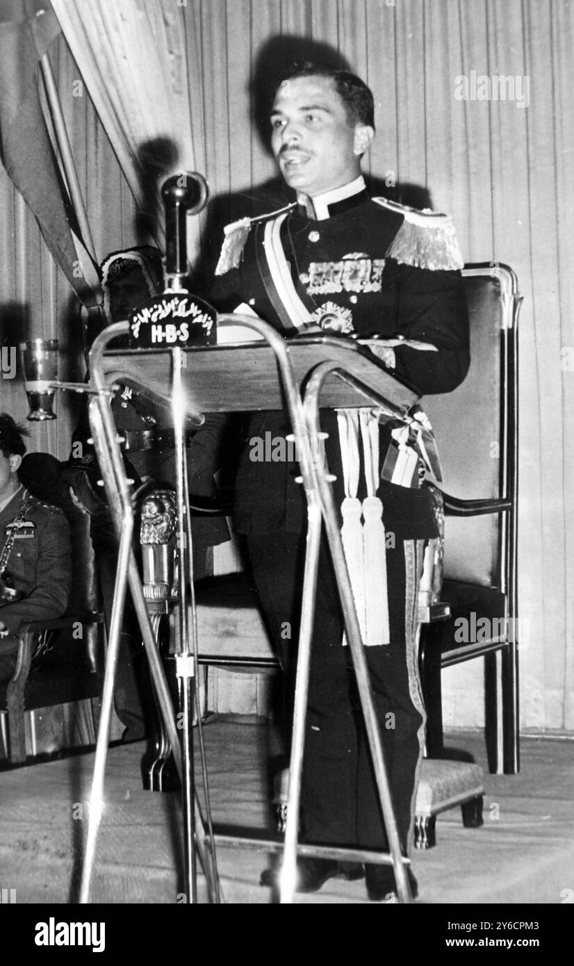 KING HUSSEIN OF JORDAN DELIVERS SPEECH FROM THE THRONE AFTER OPENING OF ...