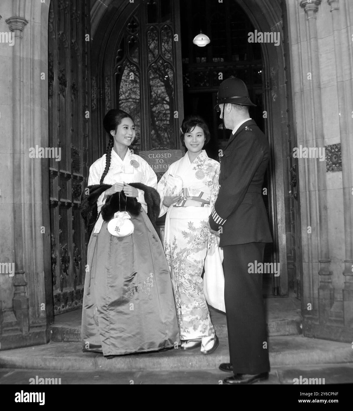MISS JAPAN MIYAKO HARADA TALKS TO MISS KOREA KEUM SRIL CHOI AT BEAUTY ...