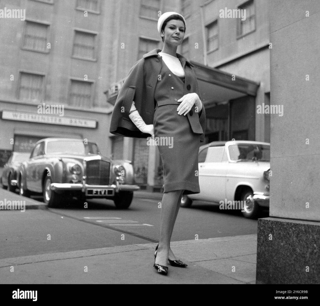 HELEN SOLOMONS MODELLING CELTIC TWEED PRODUCTS LIMITED PRODUCTS FASHION ...