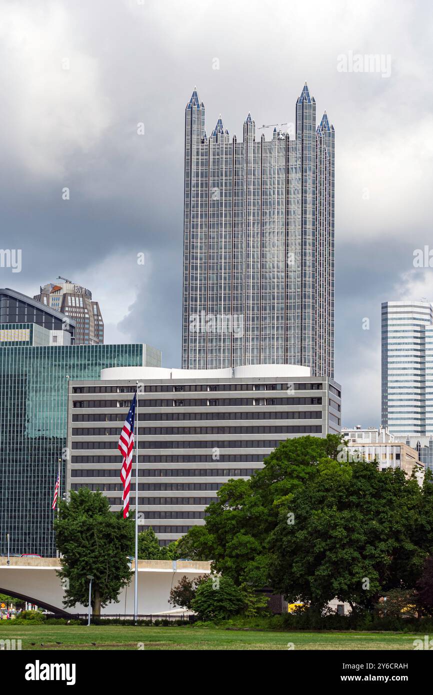 Shimmering glass complex hi-res stock photography and images - Alamy