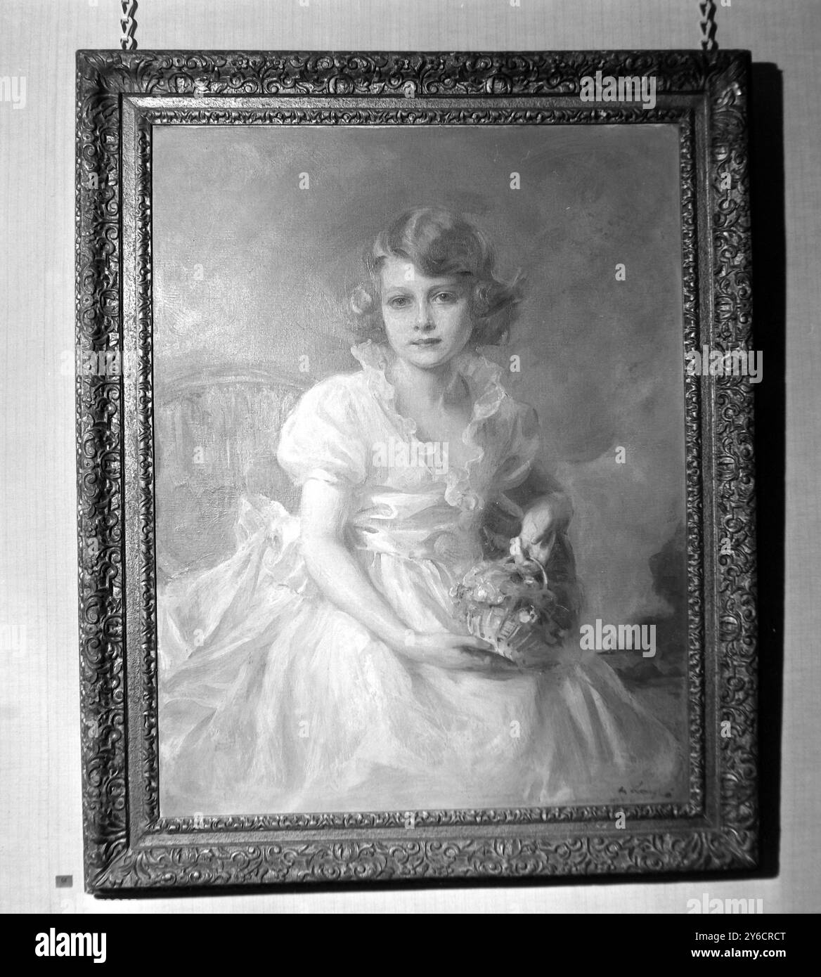 EXHIBITION AT BUCKINGHAM PALACE IN LONDON - ROYAL CHILDREN - QUEEN ...