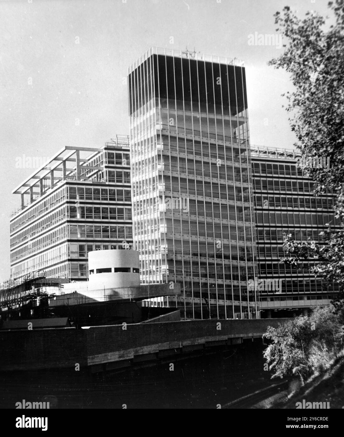 Cromwell road air terminal london hi-res stock photography and images ...