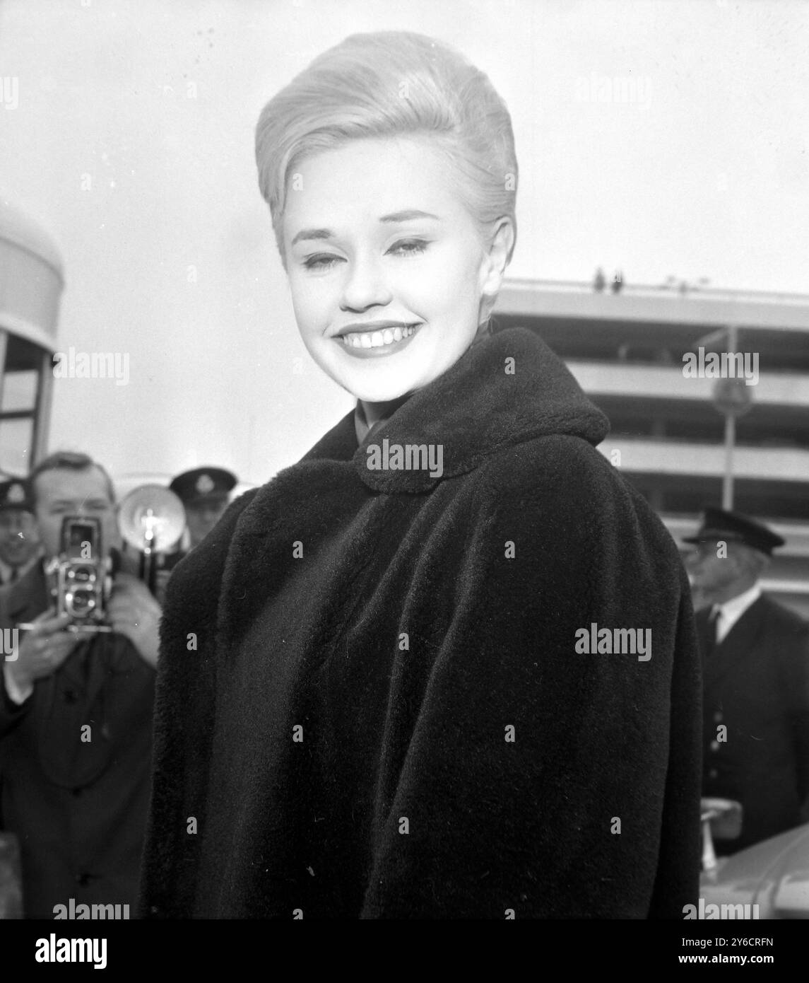 ELAINE MISCALI MISS NEW ZEALAND AT LONDON AIRPORT FOR MISS WORLD BEAUTY ...