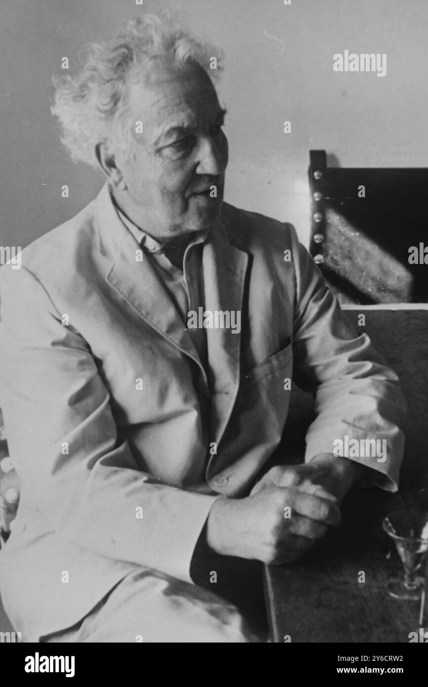 GREEK POET AND DIPLOMAT GIORGOS SEFERIADES WINS NOBEL PRIZE / ; 24 ...