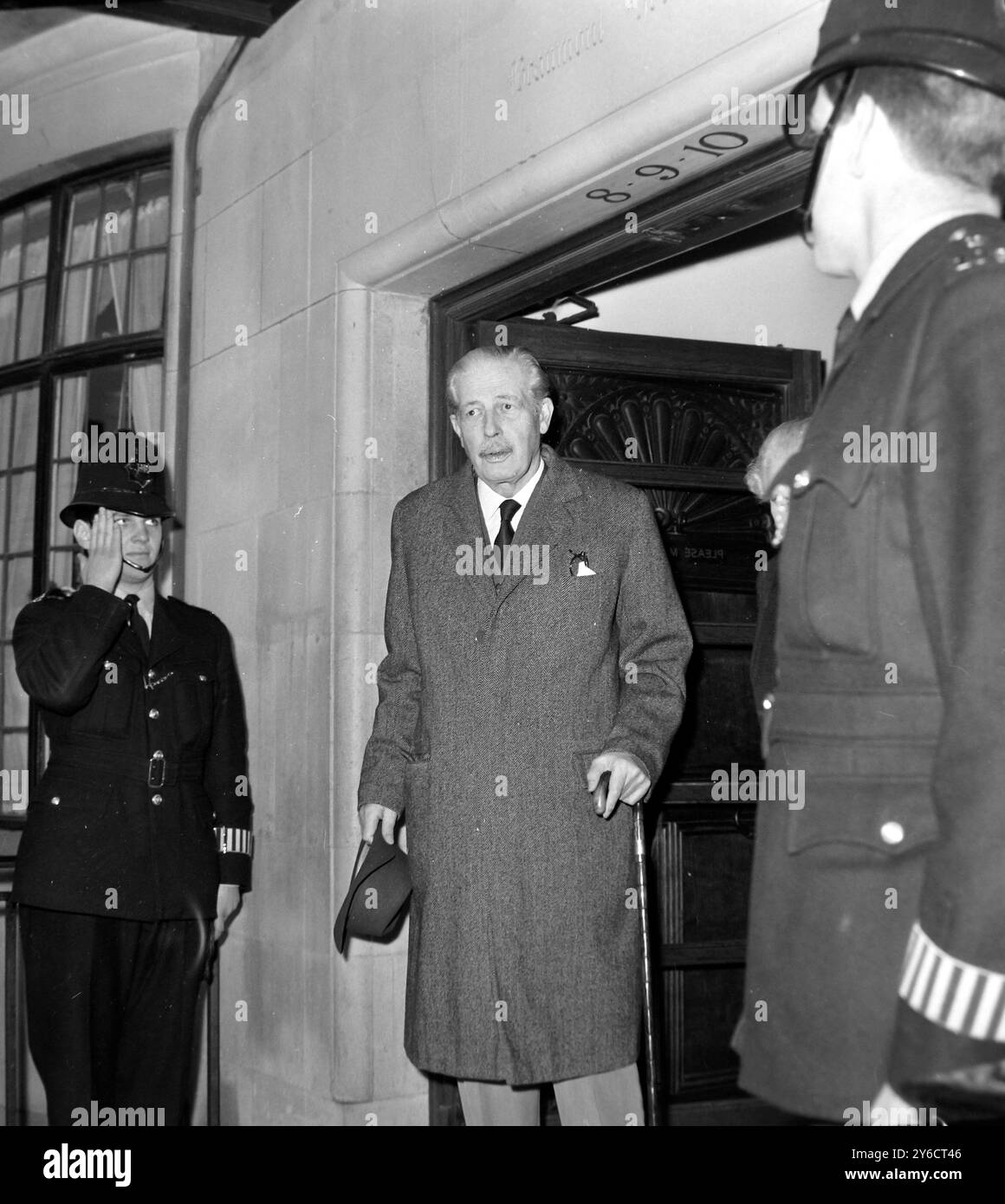 FORMER BRITISH PREMIER HAROLD MACMILLAN LEAVES KING EDWARD VII HOSPITAL ...
