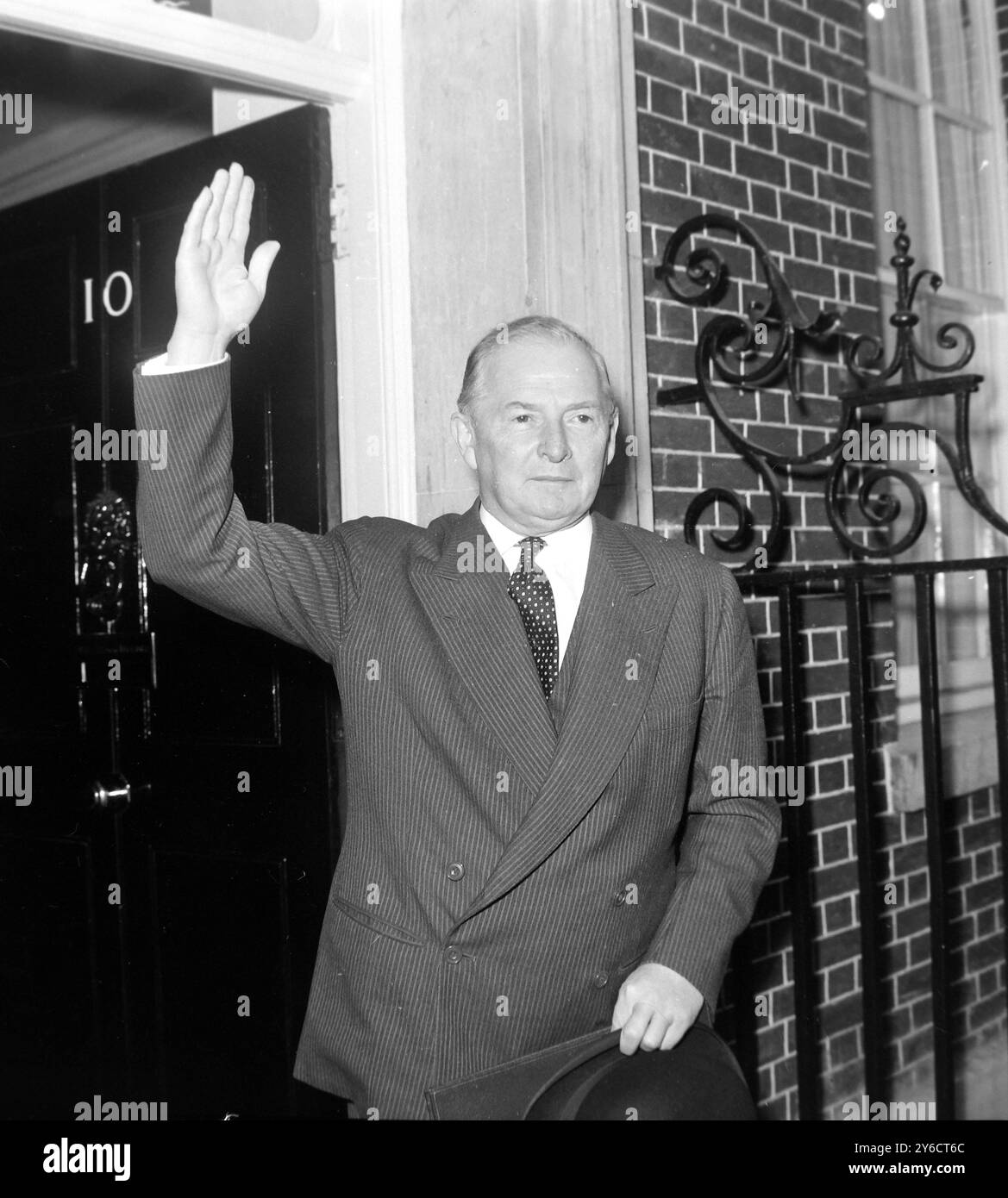 SELWYN LLOYD AT NO 10 DOWNING STREET IN LONDON / ; 22 OCTOBER 1963 ...