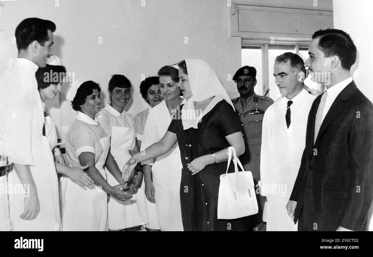 KING HUSSEIN AND PRINCESS MUNA IN HOSPITAL WITH NEW BORN PRINCE FEISAL ...