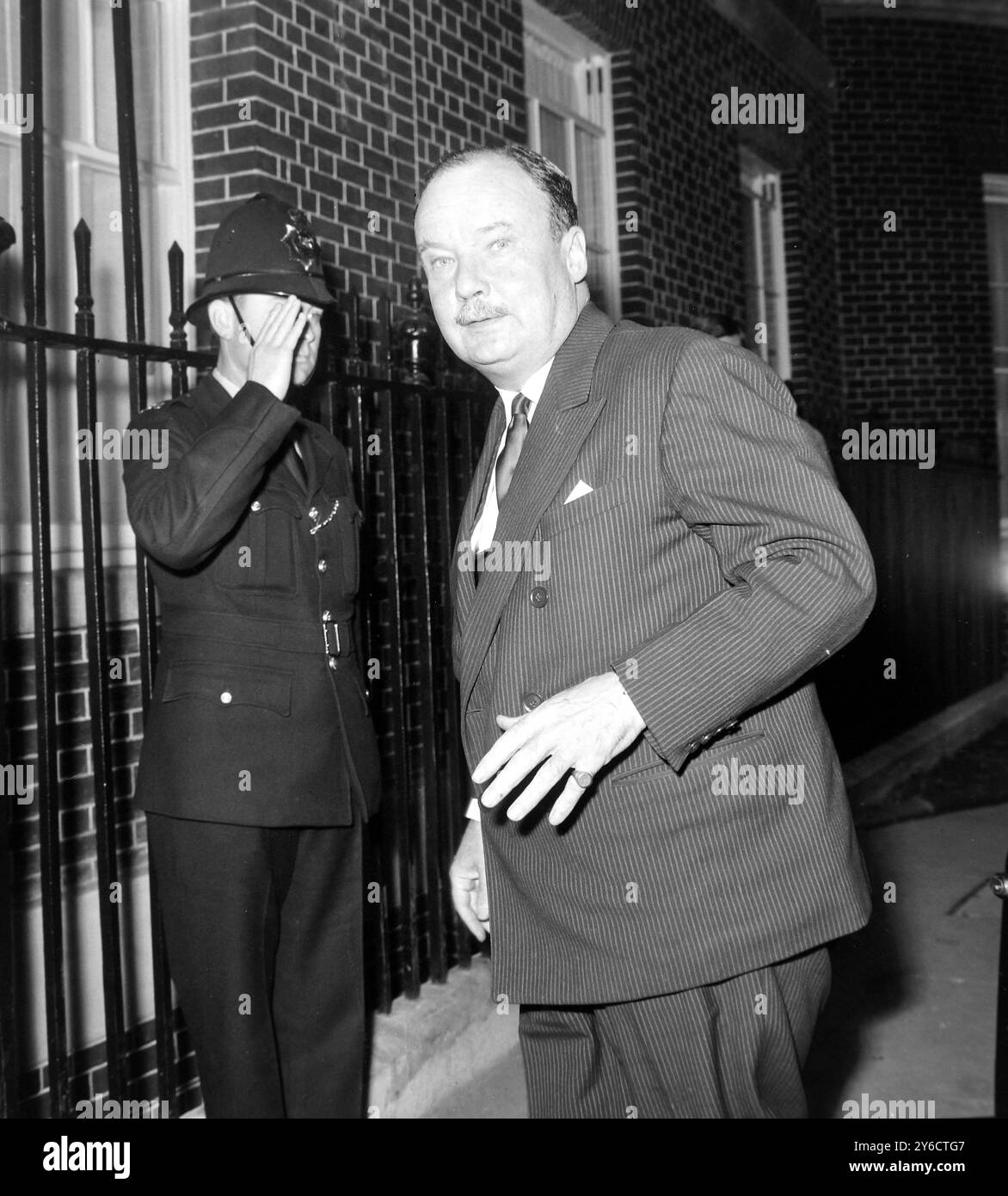 JOHN HARE AT NO 10 DOWNING STREET IN LONDON ; 18 OCTOBER 1963 Stock ...