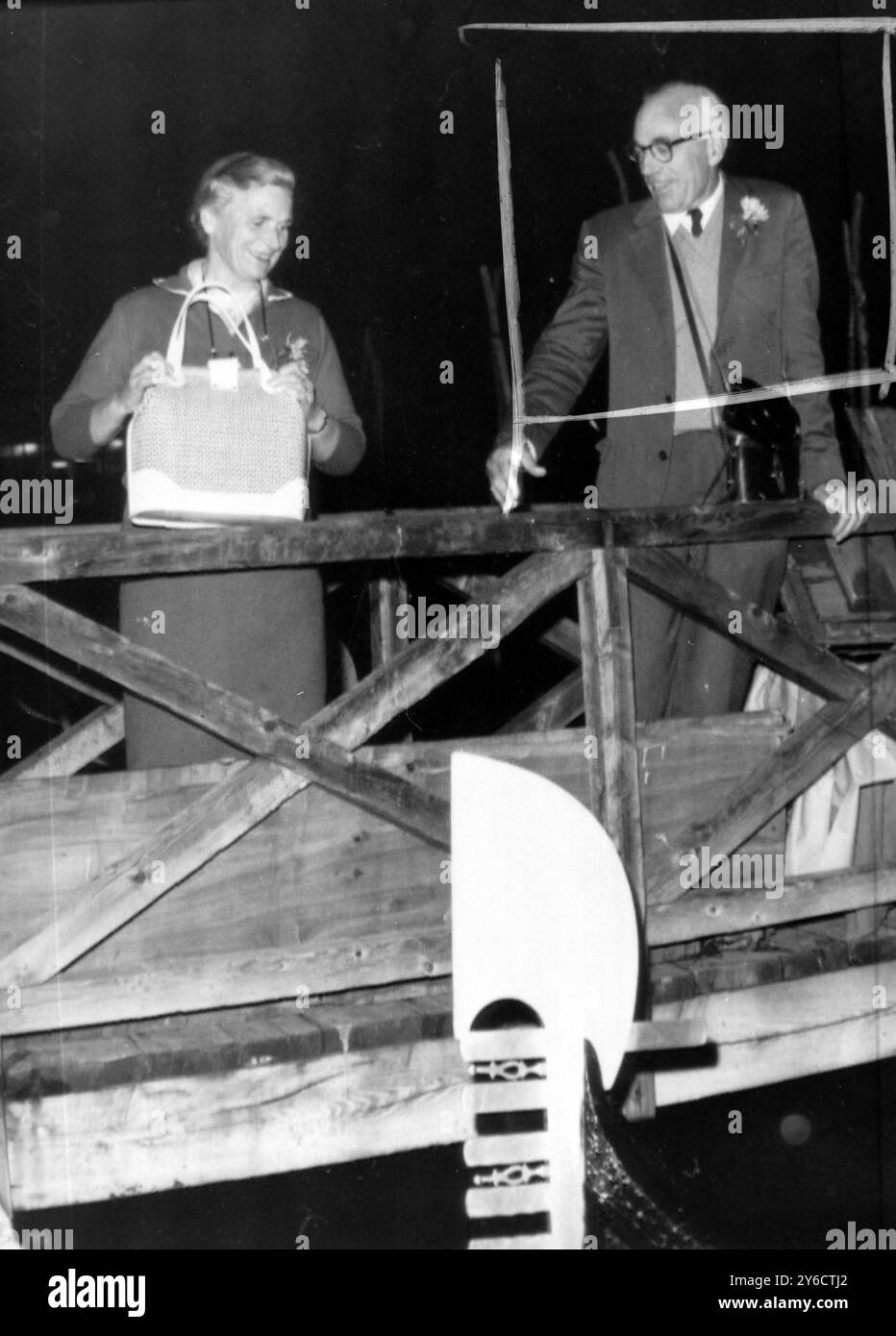 JOHN ECCLES WITH WIFE IN VENICE / ; 18 OCTOBER 1963 Stock Photo - Alamy