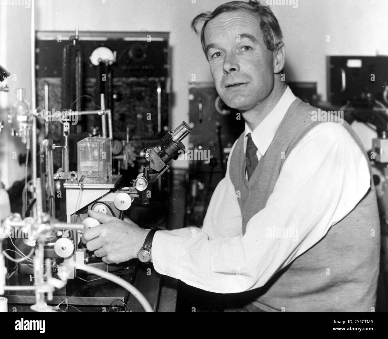 ALAN LLOYD HODGKIN - NOBEL PRIZE WINNER / ; 18 OCTOBER 1963 Stock Photo ...