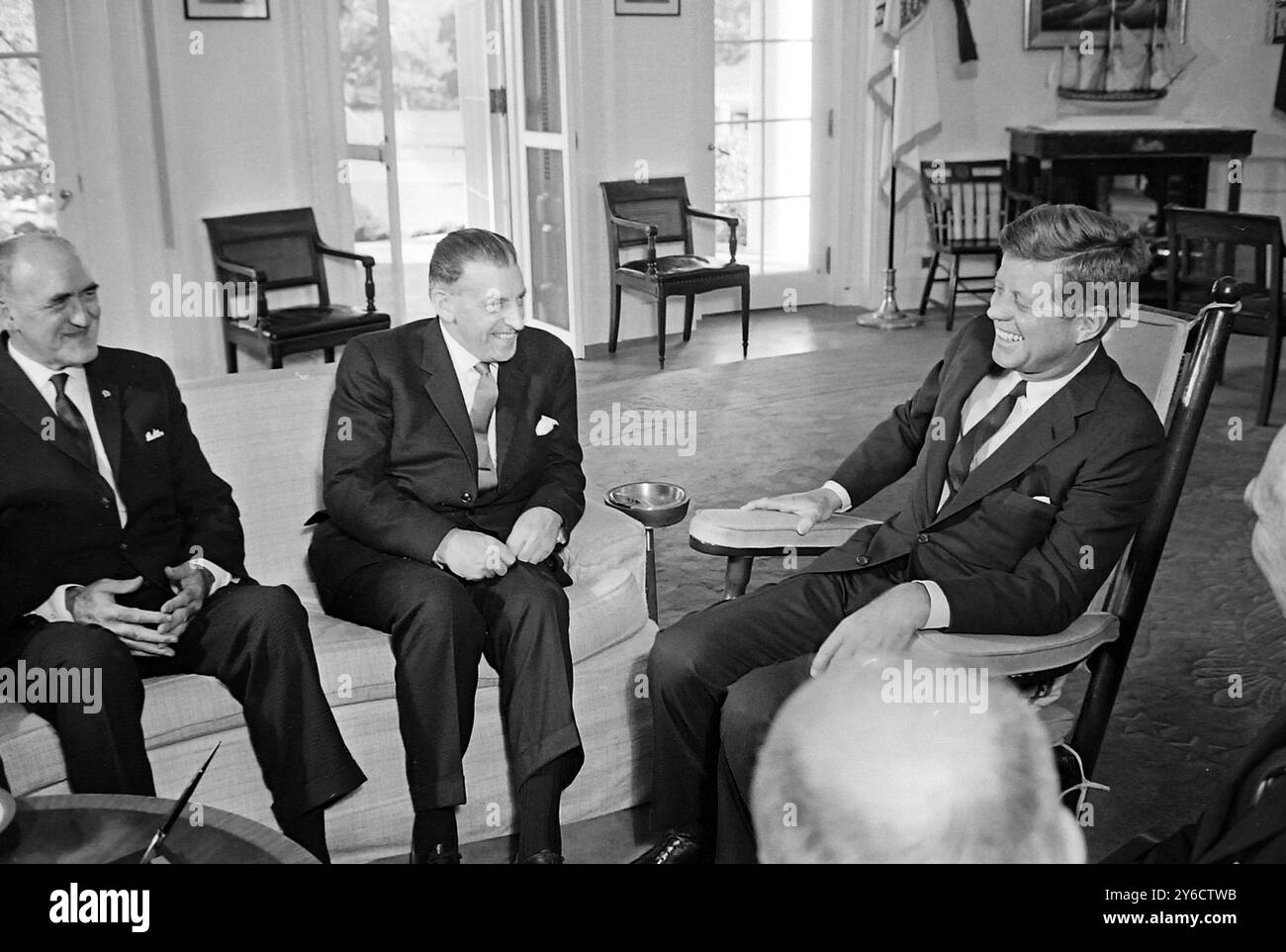 IRISH PREMIER SEAN LEMASS WITH PRESIDENT JOHN F KENNEDY TALKS IN ...