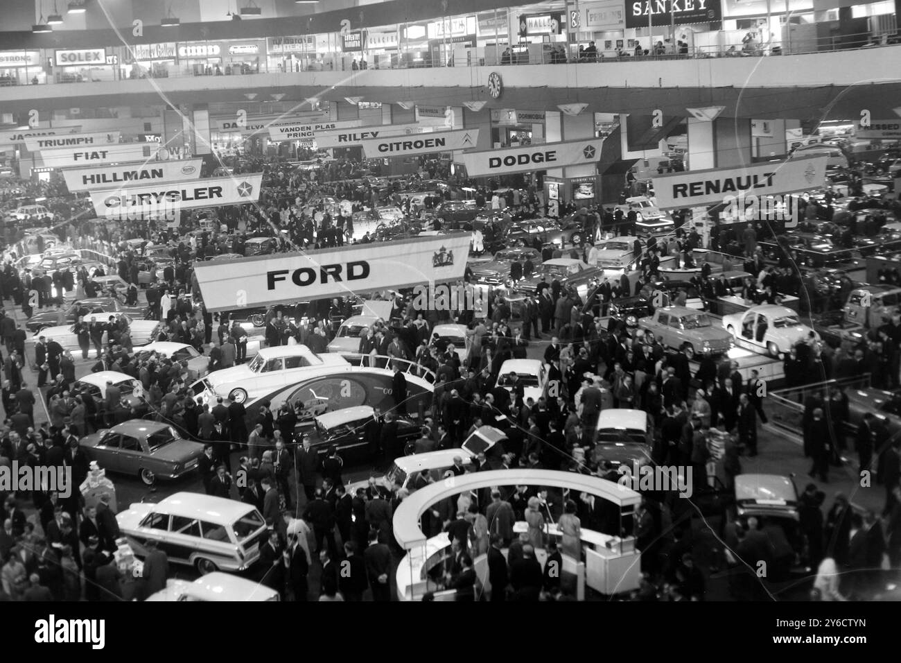 CROWDS AT 48TH INTERNATIONAL MOTOR SHOW AT EARLS COURT IN LONDON ; 16 ...