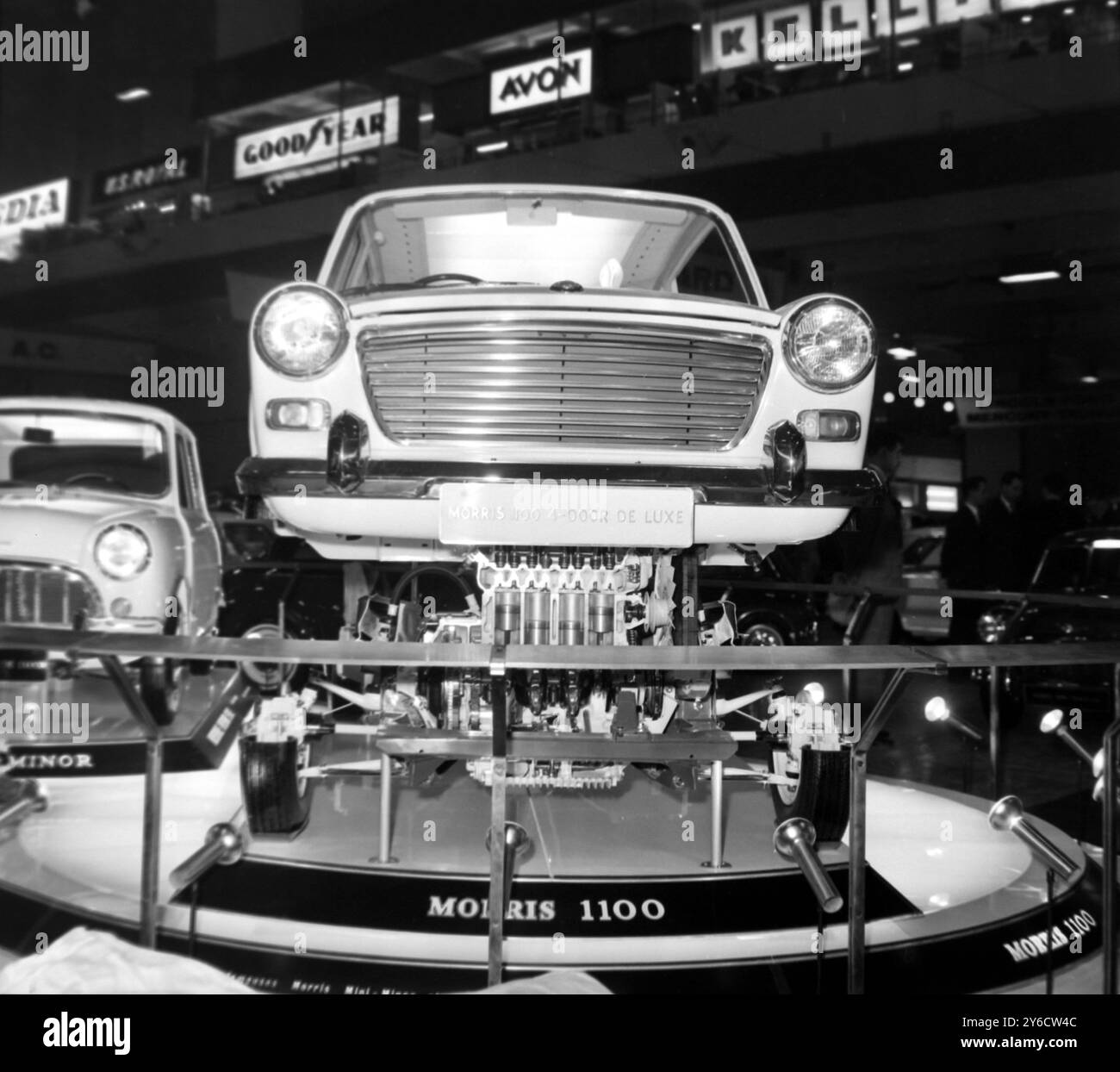 MORRIS 1100 DE LUXE AT 48TH INTERNATIONAL MOTOR SHOW AT EARLS COURT IN ...