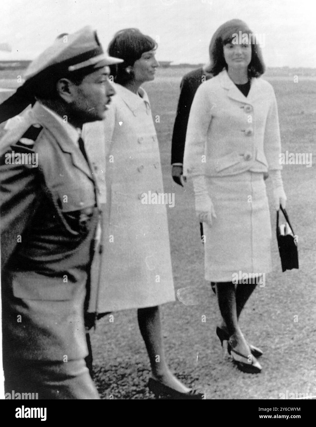 JACQUELINE JACKIE KENNEDY WITH PRINCESS LEE RADZIWILL IN MARRAKECH ...