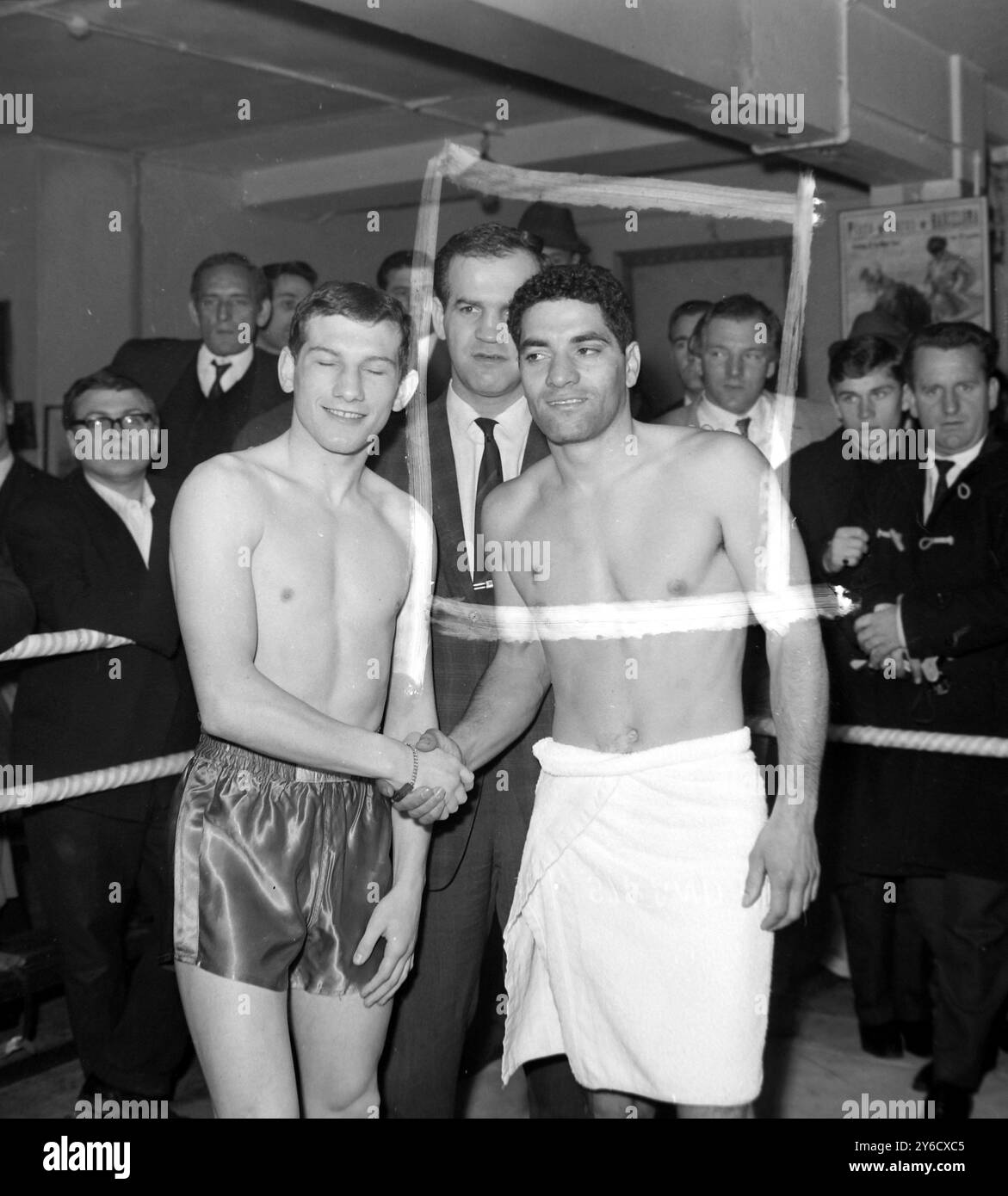 BOXING HAROLD GOMES SHAKE HANDS WITH FRANKIE TAYLOR IN LONDON / ; 9 ...