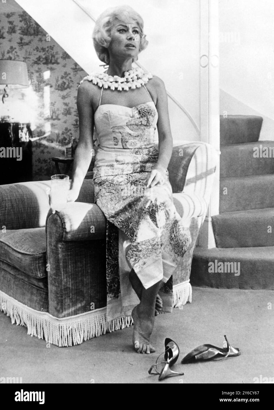 ACTRESS MARTINE CAROL IN PARIS ; 5 OCTOBER 1963 Stock Photo - Alamy