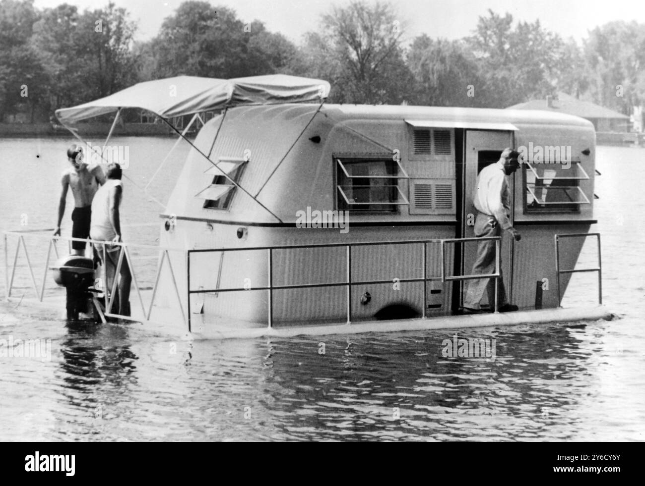 HOUSEBOATS COMPACT TRAILER THAT CONVERTS INTO HOUSE BOAT - PLASTIC ...