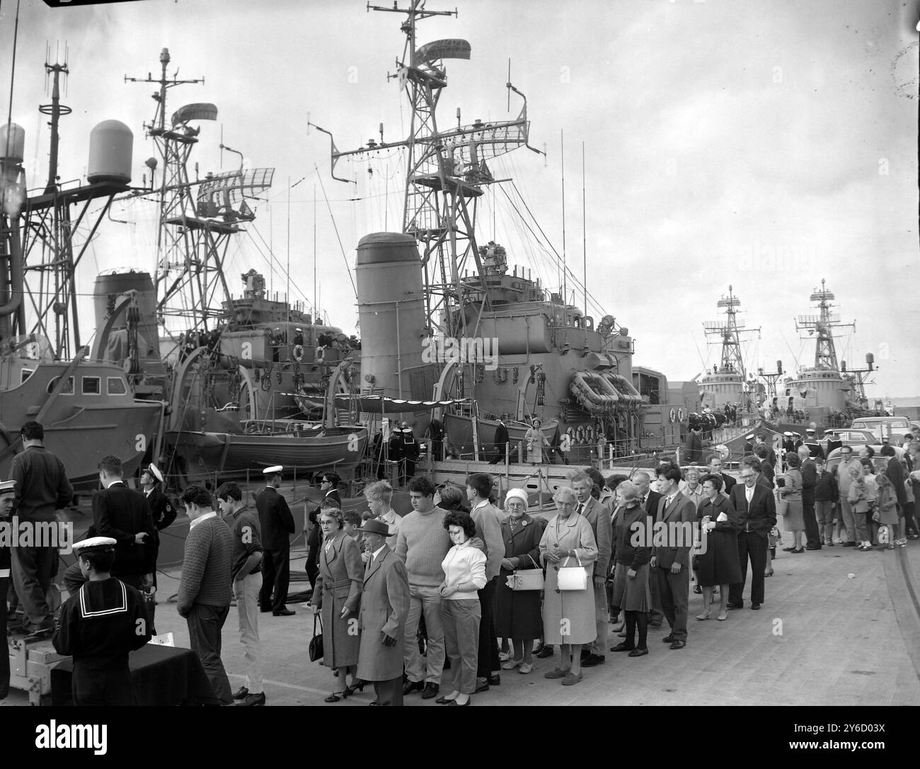 NAVY AKIZUKI WARSHIP RISING SUN IN PORTSMOUTH ; 28 SEPTEMBER 1963 Stock ...