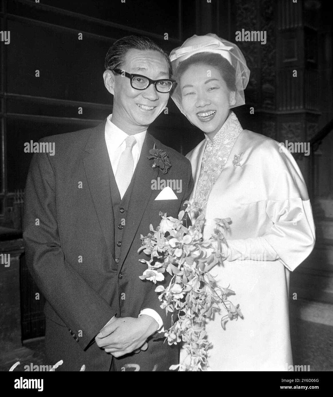 THO DATO LOKE WEDS MAVIS CHEW IN LONDON / ; 28 SEPTEMBER 1963 Stock ...