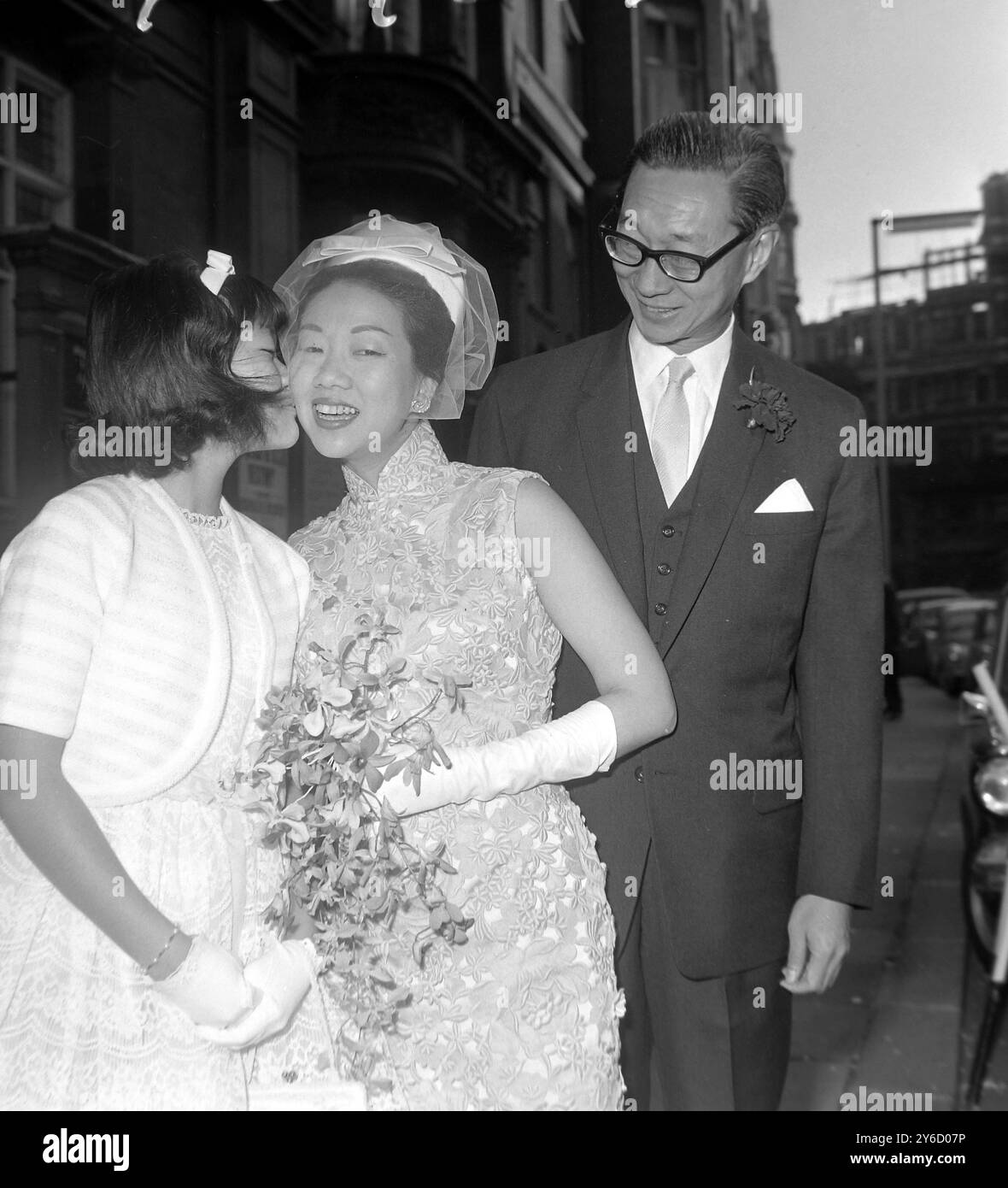 THO DATO LOKE WEDS MAVIS CHEW IN LONDON / ; 28 SEPTEMBER 1963 Stock ...