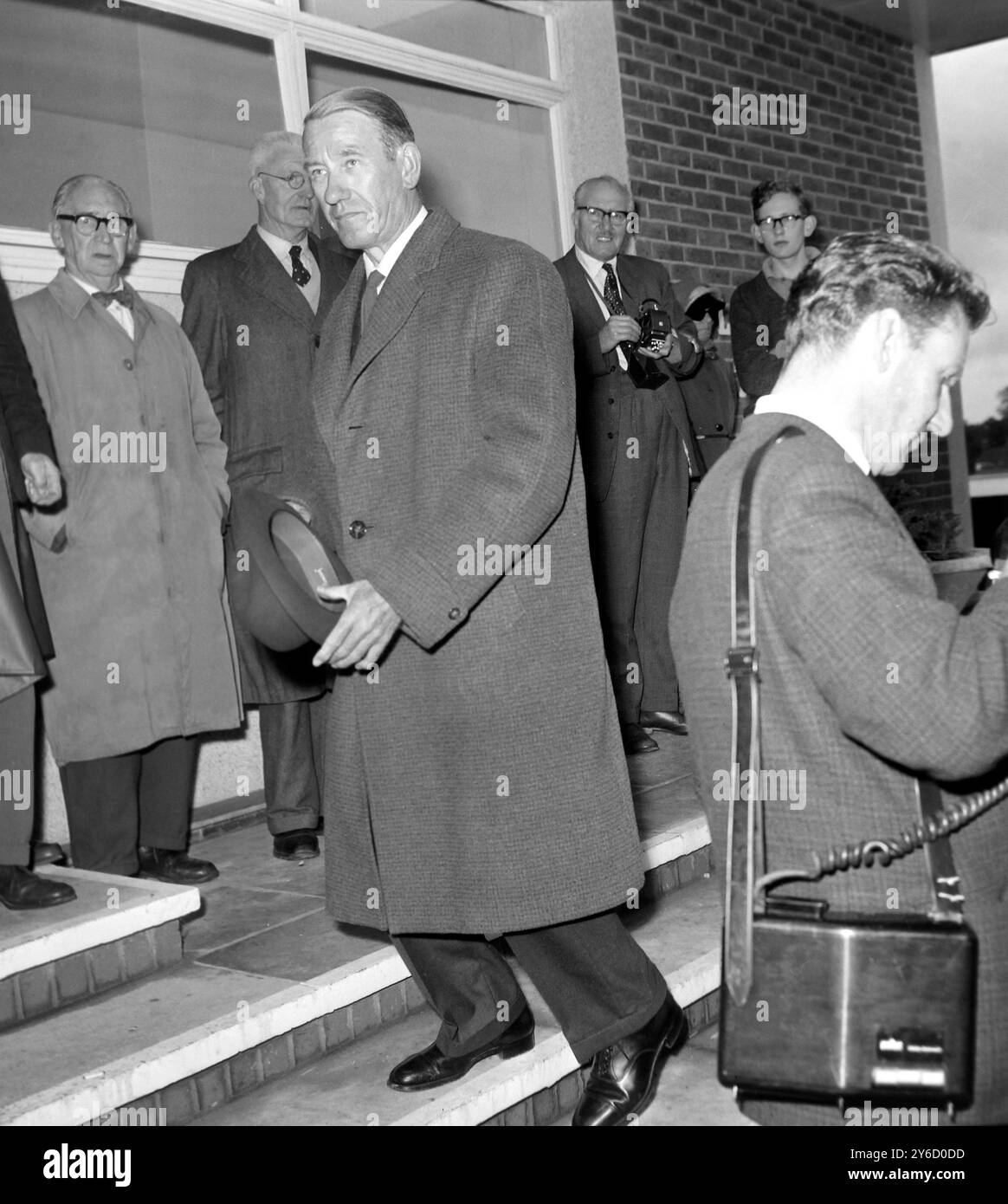 26 SEPTEMBER 1963 JACK MILLS, THE TRAIN DRIVER DURING THE GREAT TRAIN ...