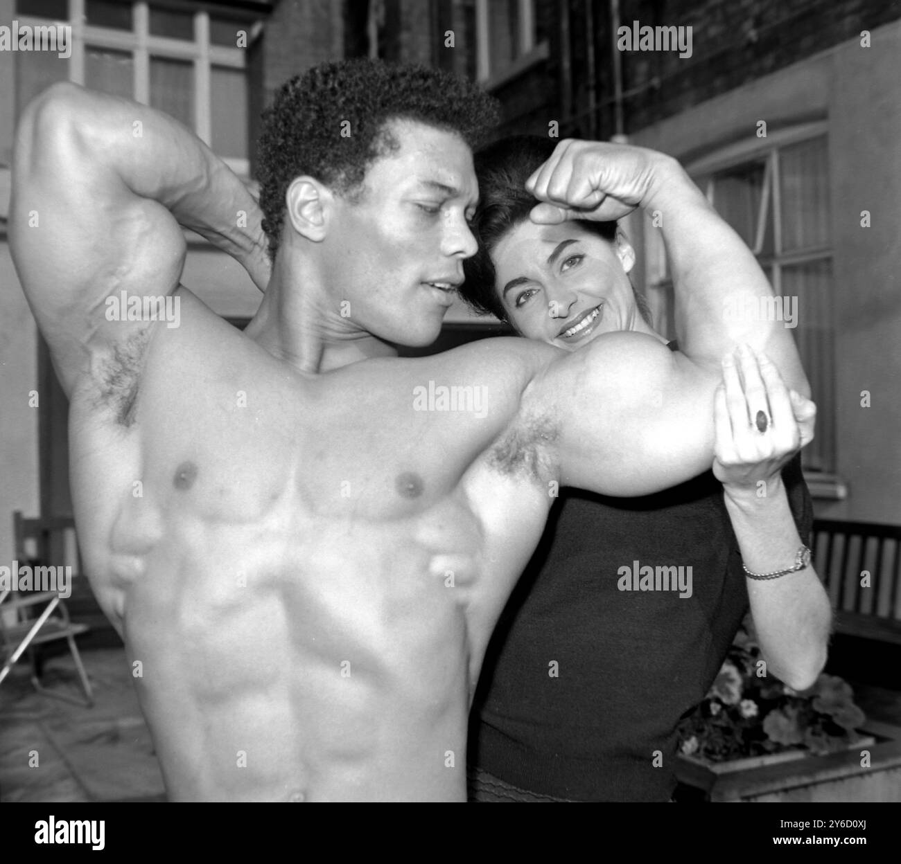 21 SEPTEMBER 1963 ROSEMARY HICKS, A RECEPTIONIST AT MOUNT PLEASANT ...