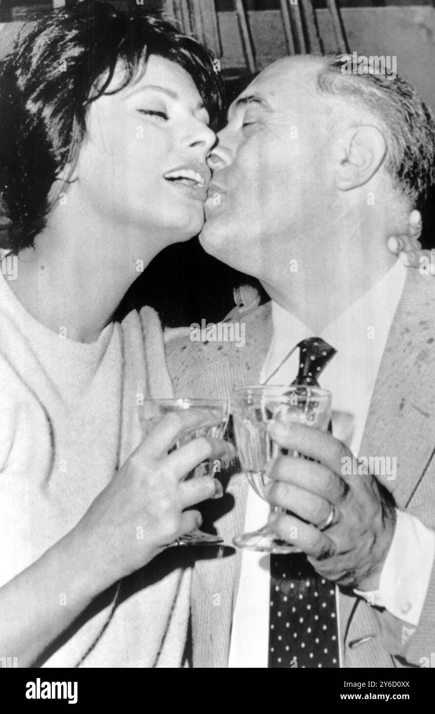 SOPHIA LOREN BIRTHDAY KISS FROM HUSBAND CARLO PONTI IN ROME / ; 22 ...