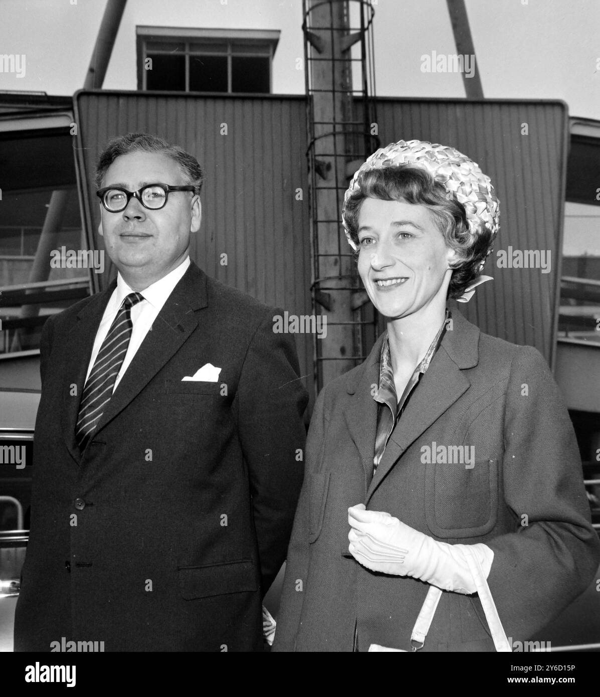 GEOFFREY RIPPON WITH WIFE AT LONDON AIRPORT / ; 18 SEPTEMBER 1963 Stock ...