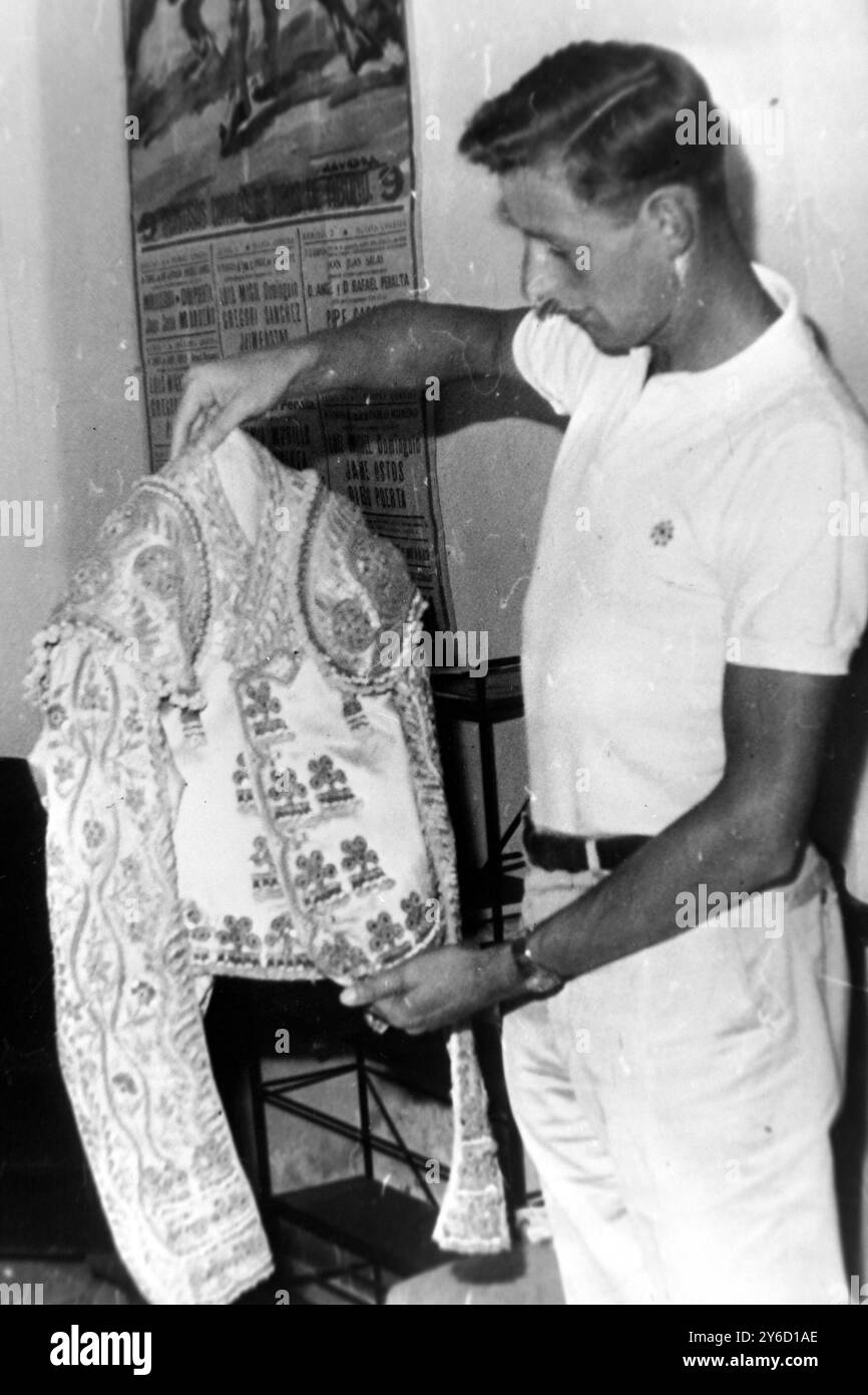 CHRISTOPHER MEAGHER AUSTRALIAN AUSSIE BULLFIGHTER IN SPAIN ; 16 ...