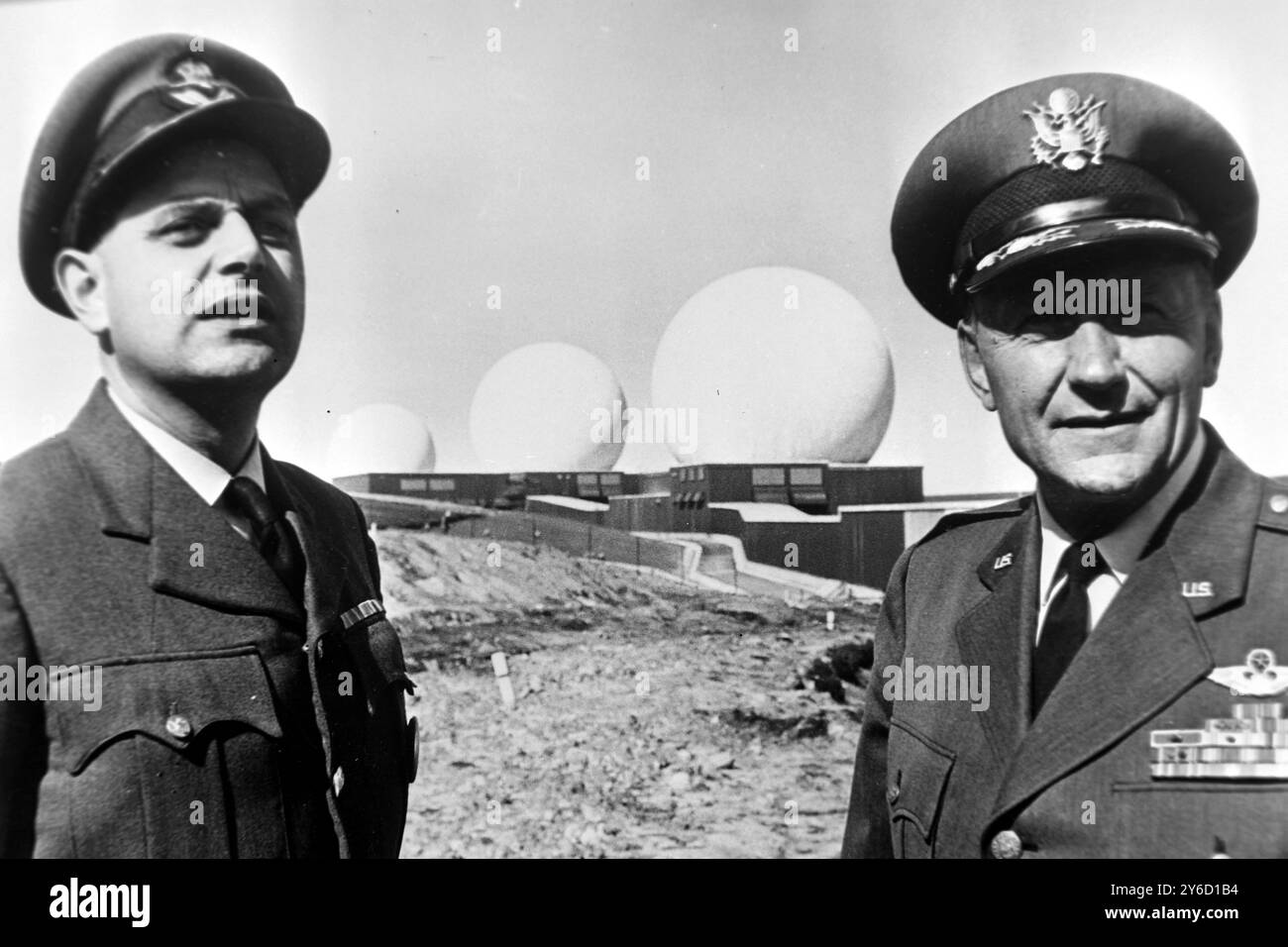 COLONEL HUNT G W AD CAPTAIN STEPHEN BETTS AT BALLISTIC MISSILES WARNING ...